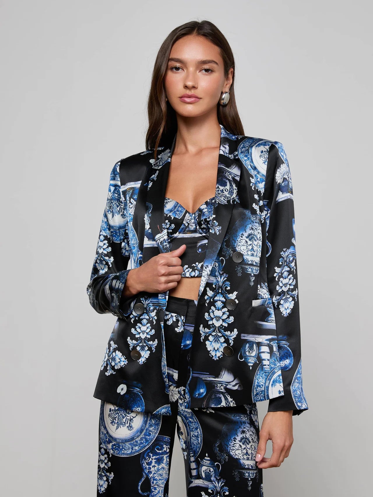 L’AGENCE ‘Colin’ Silk Blazer Porcelain Print – Jon Ian UK